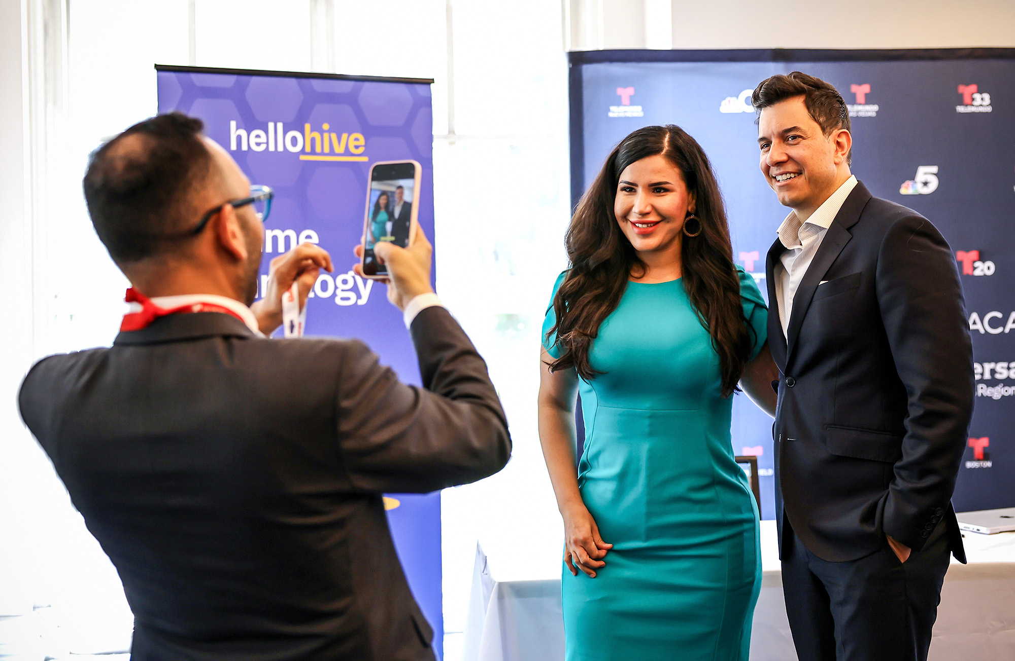 'That’s your superpower': Tom Llamas inspires the future of Hispanic journalists